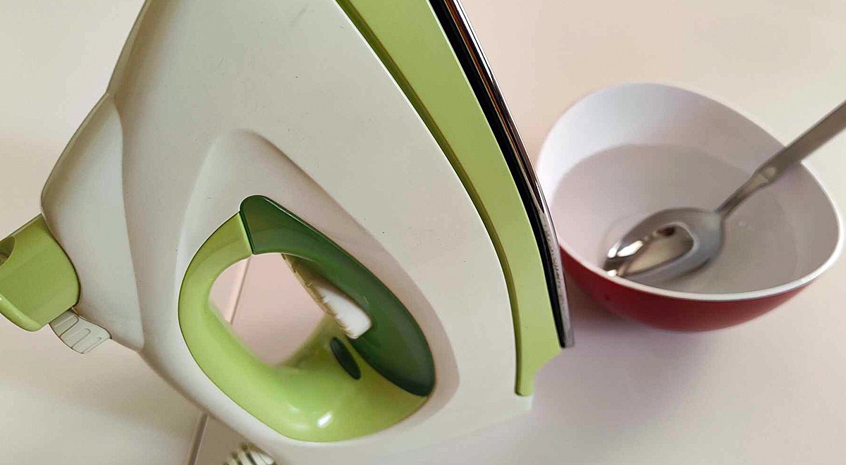 Perfuming your garments by using the iron? This tip is really useful ...