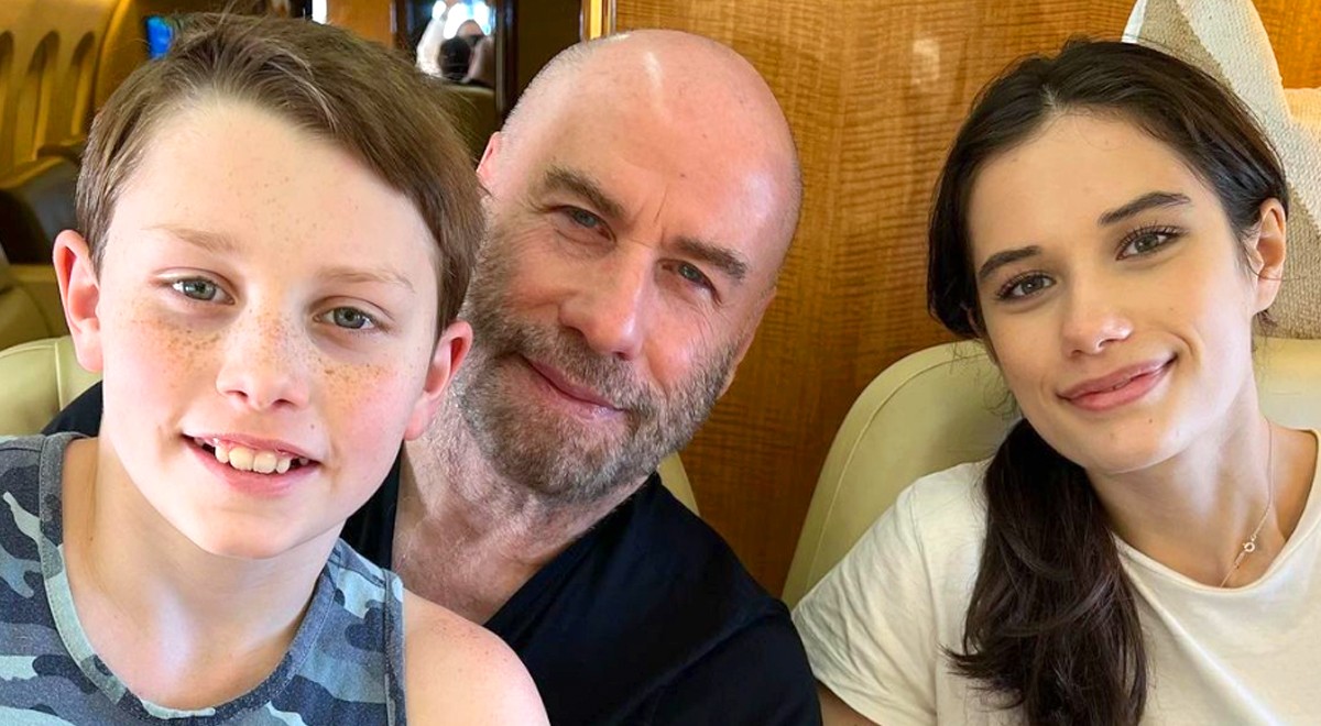 John Travolta en dochter Ella vieren de 13e verjaardag van Ben Travolta ...